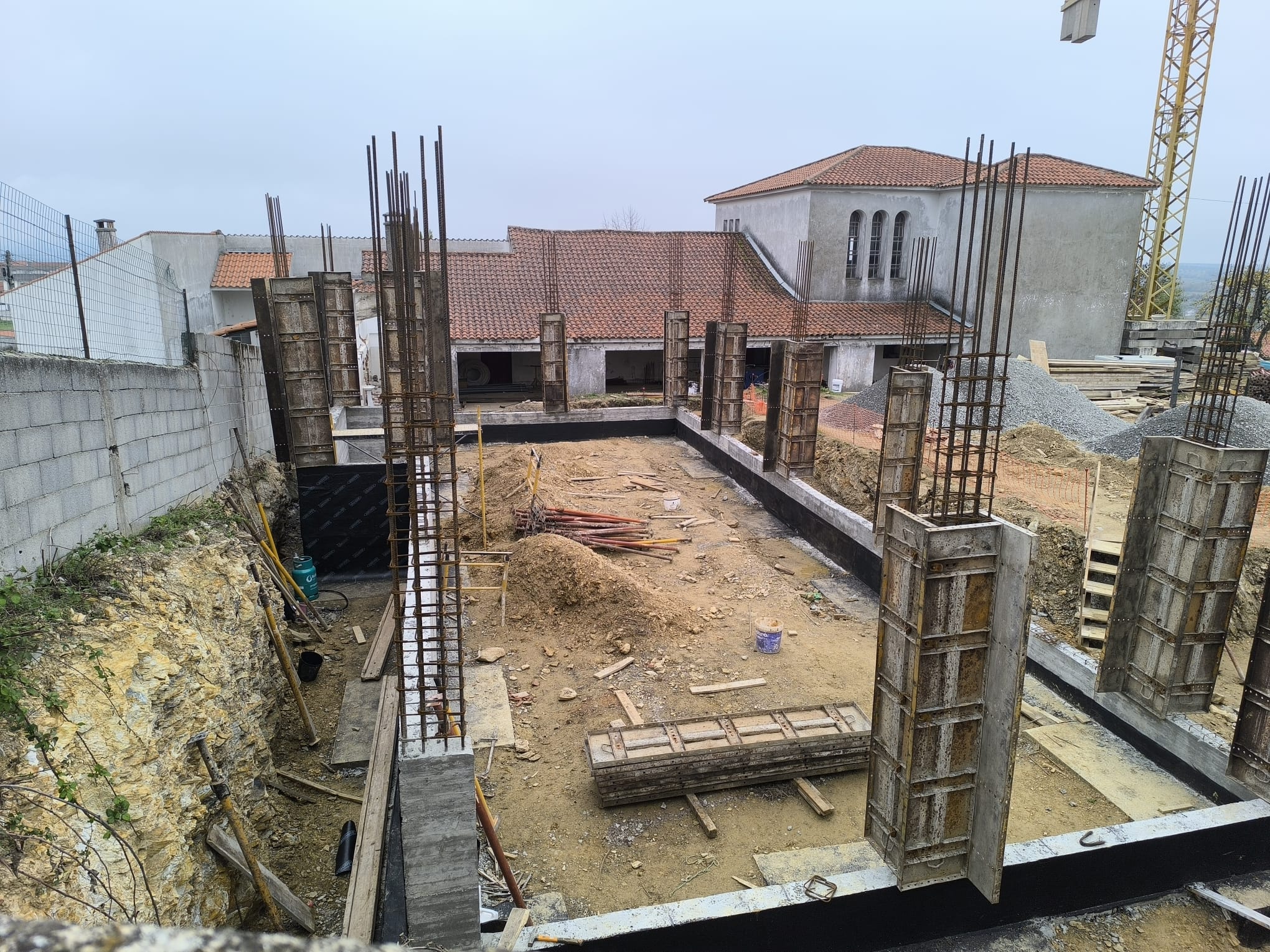 Carção vai ter residências e centro de actividades para pessoas com ...