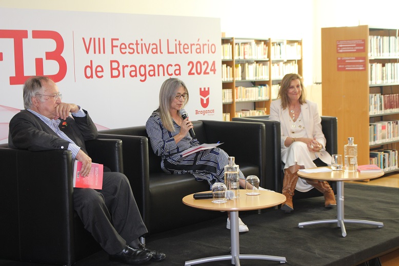 Lídia Praça lança livro Lídia Praça lança livro