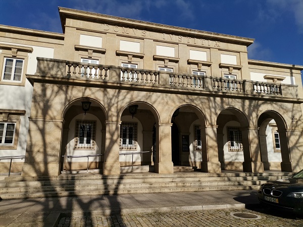 Anulada absolvição de mãe que deixou filhos sozinhos em Bragança e ... Anulada absolvição de mãe que deixou filhos sozinhos em Bragança e ...