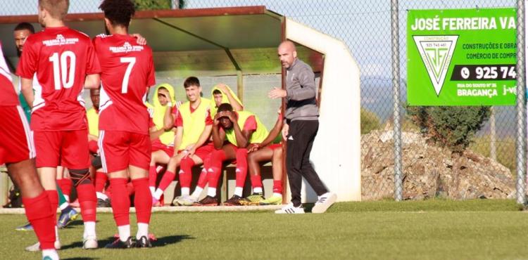 Futebol: Nuno Rangel não poupa arbitragem e fala em perseguição ao ...