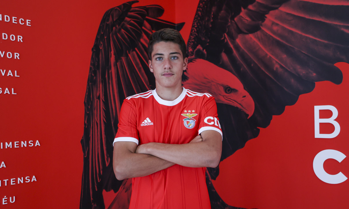 Futebol: Tiago Parente chamado à Selecção Nacional sub-17 | Rádio Brigantia